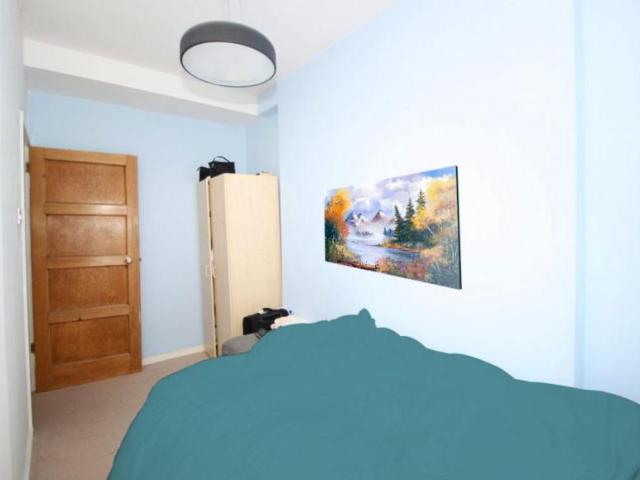 4 Bedroom Shared Living/roommate London London 90563141
