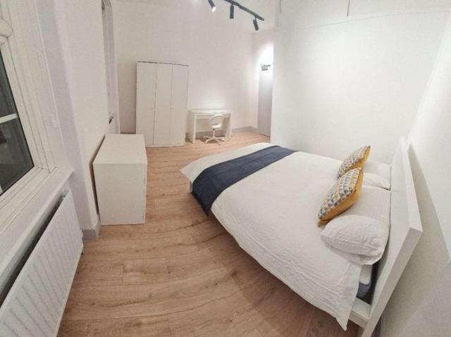 4 Bedroom Shared Living/roommate London London 90909510