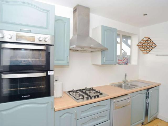 4 Bedroom Shared Living/roommate London London 94448632