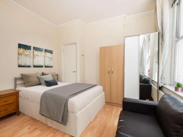 4 Bedroom Shared Living/roommate London London 94671494