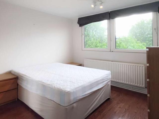 4 Bedroom Shared Living/roommate London London 99724997