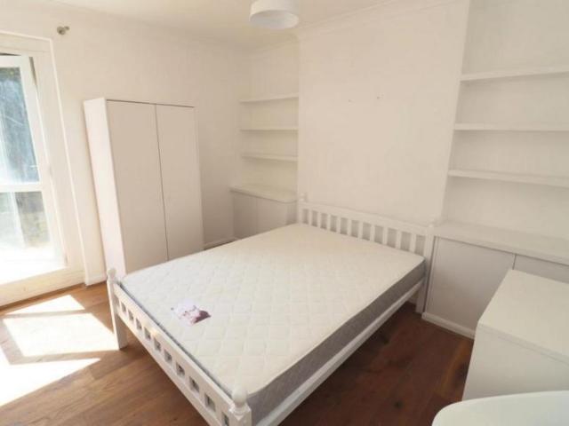 4 Bedroom Shared Living/roommate London London LS90559257