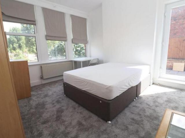 4 Bedroom Shared Living/roommate London London LS90559487