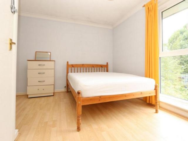 4 Bedroom Shared Living/roommate London London LS90559499