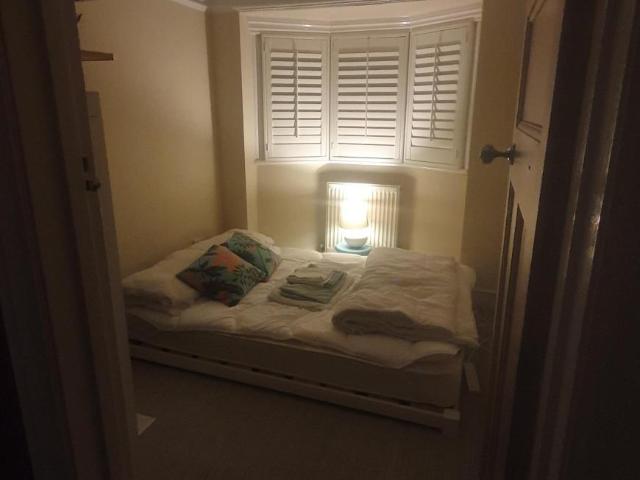 4 Bedroom Shared Living/roommate London London LS90559401