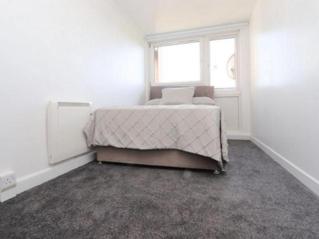 4 Bedroom Shared Living/roommate London London LS90559510