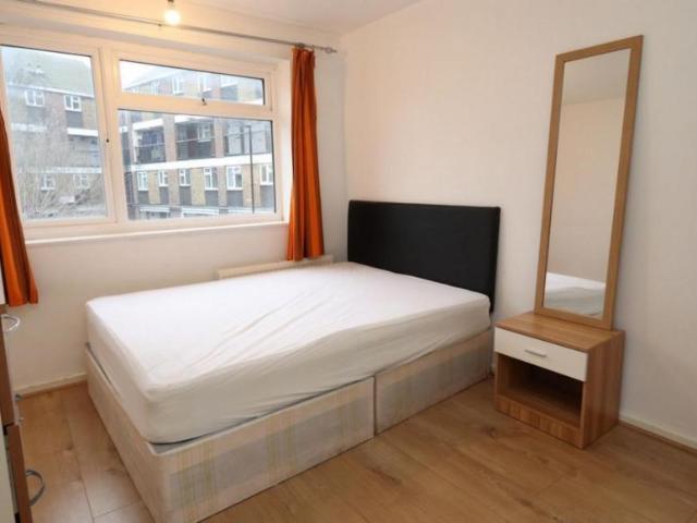 4 Bedroom Shared Living/roommate London London LS90559516