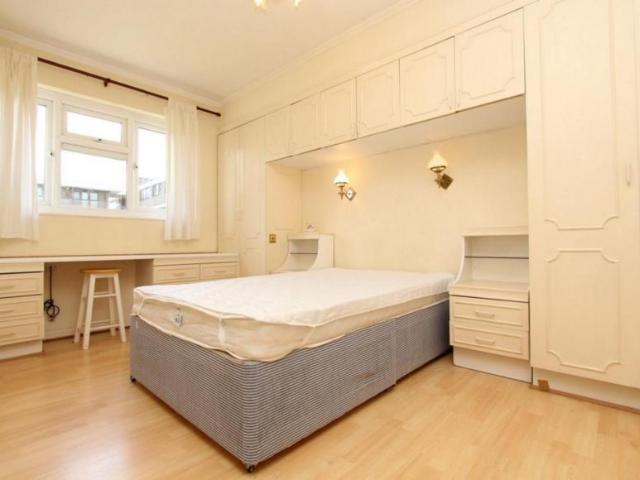 4 Bedroom Shared Living/roommate London London LS90559690