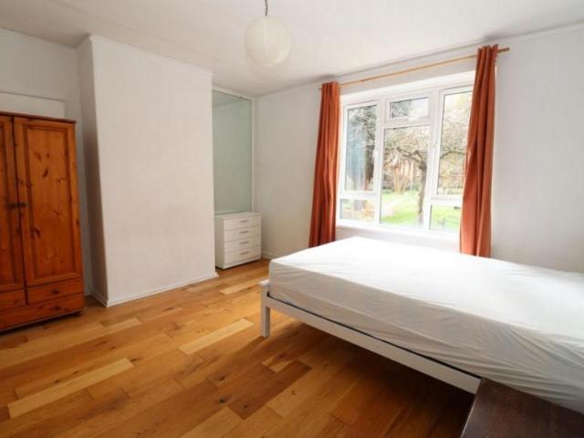 4 Bedroom Shared Living/roommate London London LS90559930