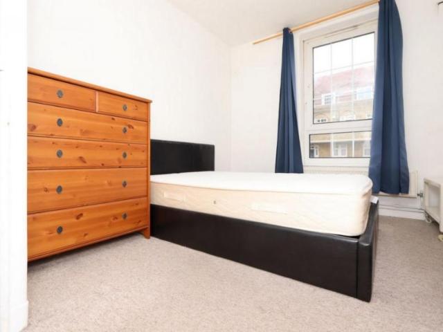 4 Bedroom Shared Living/roommate London London LS90560066