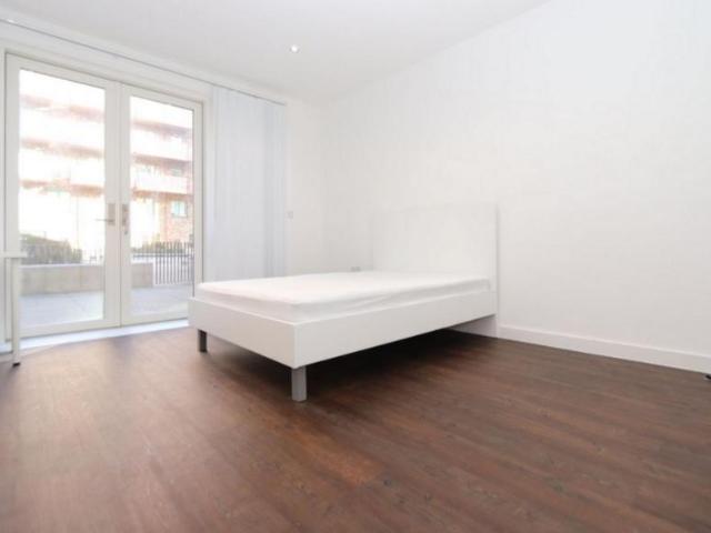4 Bedroom Shared Living/roommate London London LS90560013