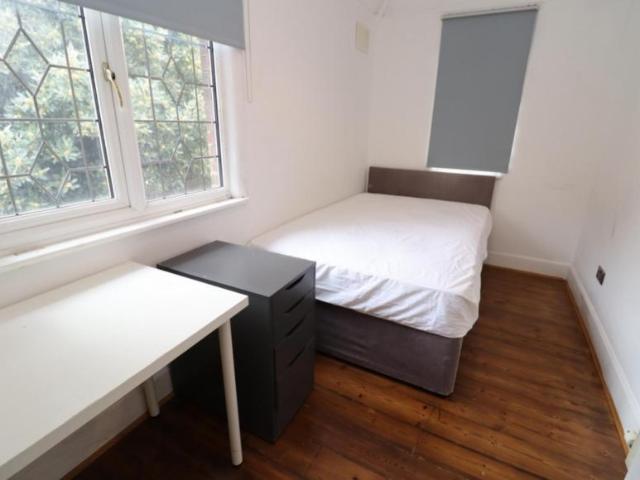 4 Bedroom Shared Living/roommate London London LS90560567