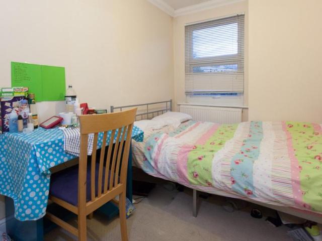 4 Bedroom Shared Living/roommate London London LS90562712