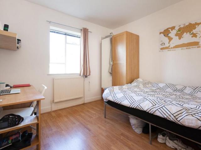 4 Bedroom Shared Living/roommate London London LS90562825