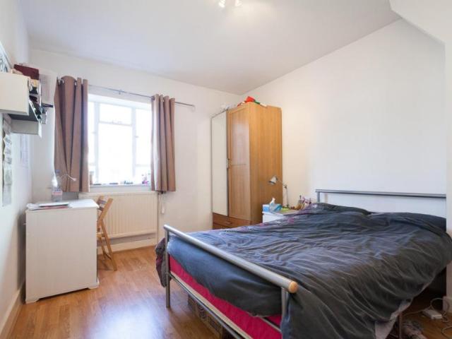 4 Bedroom Shared Living/roommate London London LS90562833
