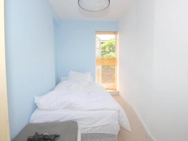 4 Bedroom Shared Living/roommate London London LS90563059