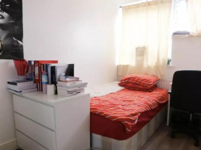 4 Bedroom Shared Living/roommate London London LS90563015