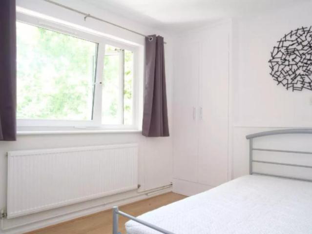 4 Bedroom Shared Living/roommate London London LS90563519