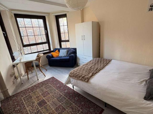 4 Bedroom Shared Living/roommate London London LS97099994