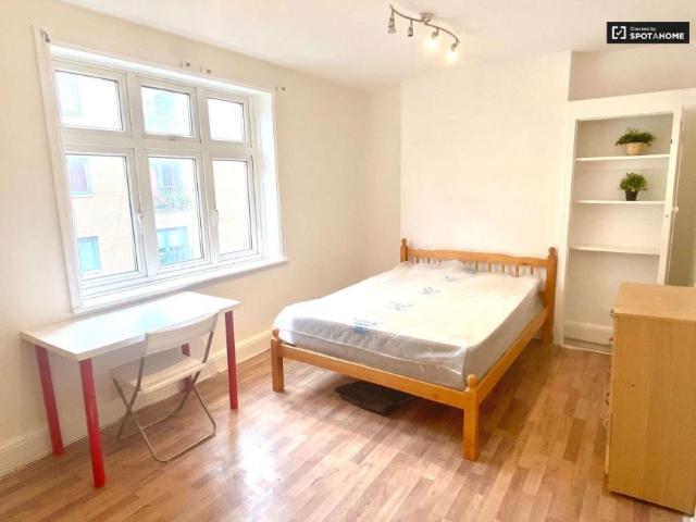 4 Bedroom Shared Living/roommate London London LS100946405