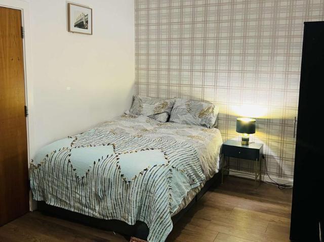 4 Bedroom Shared Living/roommate London London LS101816105