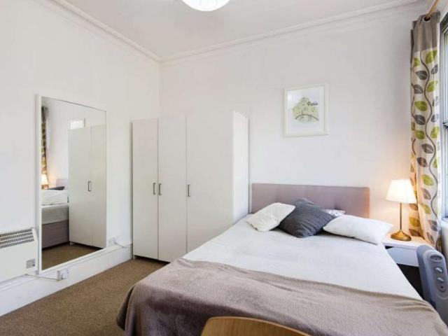 4 Bedroom Shared Living/roommate London London LS101821054