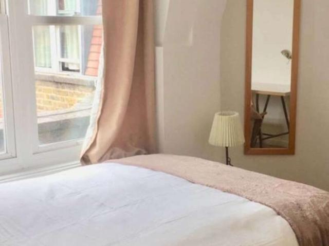 4 Bedroom Shared Living/roommate London London LS101824600