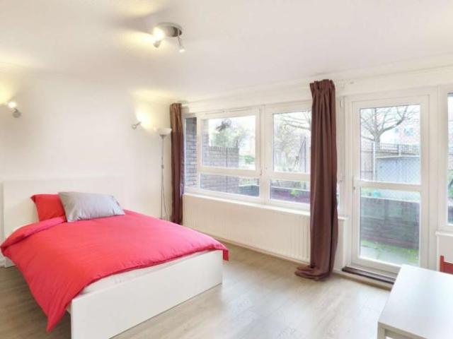 4 Bedroom Shared Living/roommate London London LS101836816