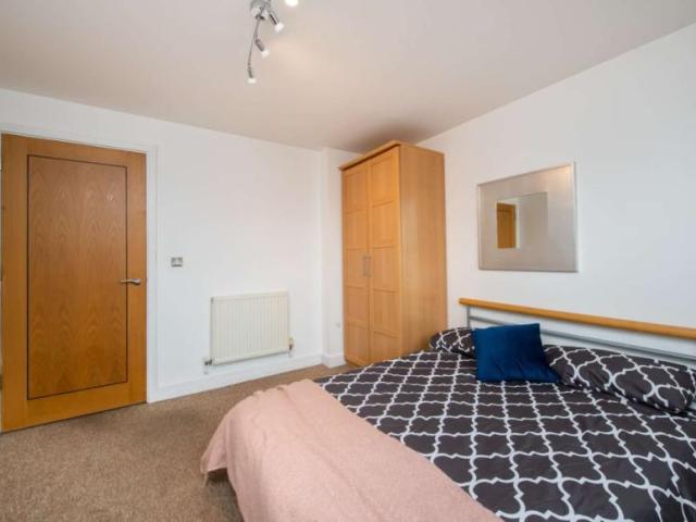 4 Bedroom Shared Living/roommate London London LS101837604