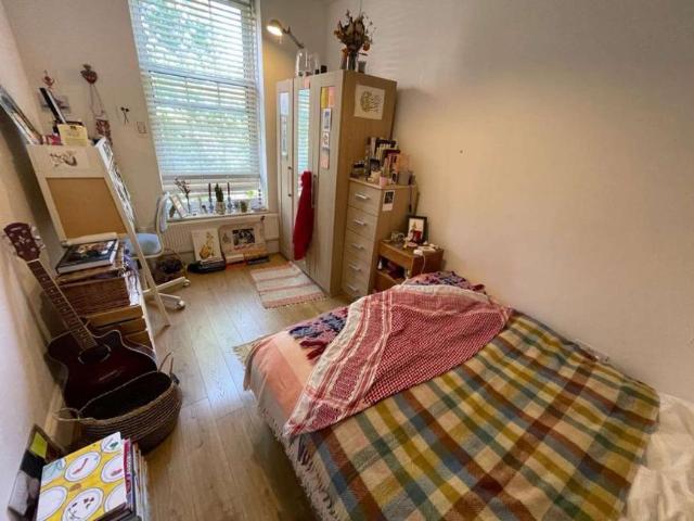 4 Bedroom Shared Living/roommate London London LS101845497