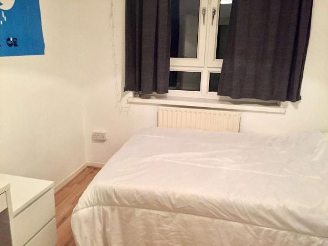 4 Bedroom Shared Living/roommate London London LS101852974