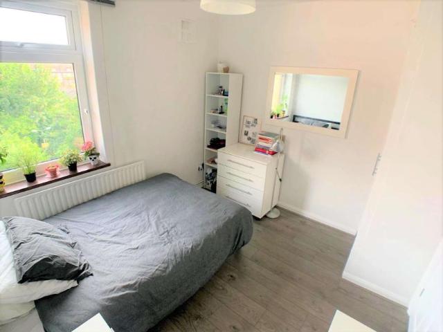 4 Bedroom Shared Living/roommate London London LS101853032