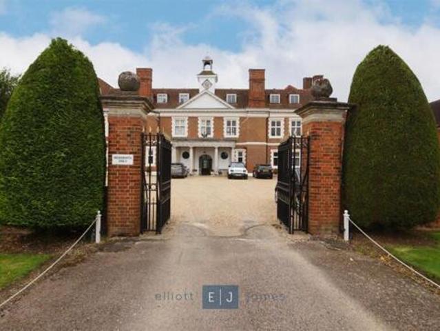 4 Bedroom Shared Living/roommate Theydon Mount Theydon Mount LS98718158