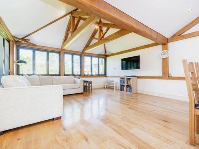 4 Bedroom Shared Living/roommate Waltham Abbey Essex 101231670