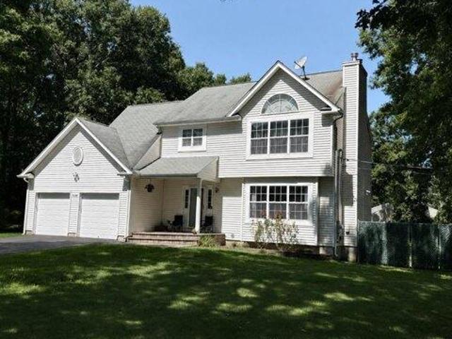 4 bedroom, Shirley NY 11967 105320000