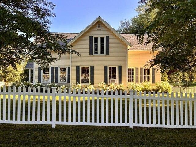 4 bedroom, Shoreham VT 05770 105115104