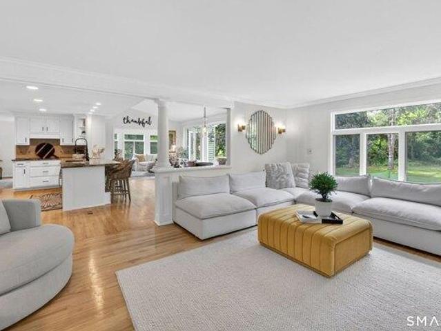 4 bedroom, Simsbury CT 06070 104833890