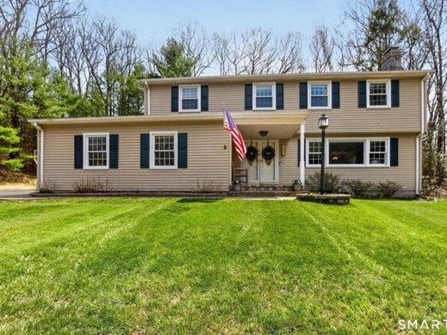 4 bedroom, Simsbury CT 06070 LS101659697