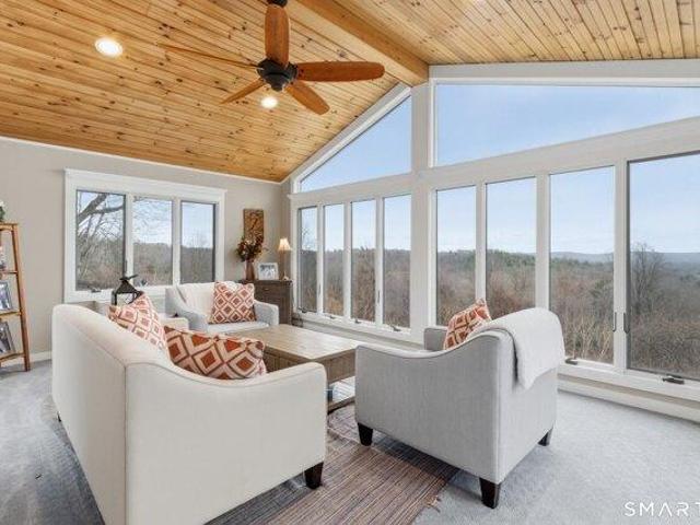 4 bedroom, Simsbury CT 06092 LS102586396