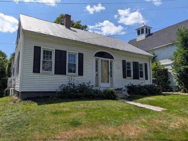 4 bedroom, Skowhegan ME 04976 104851177