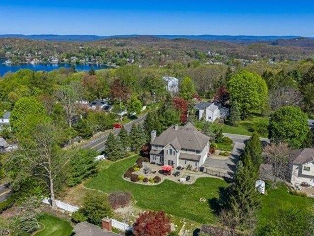 4 bedroom, Sparta NJ 07871 102528342