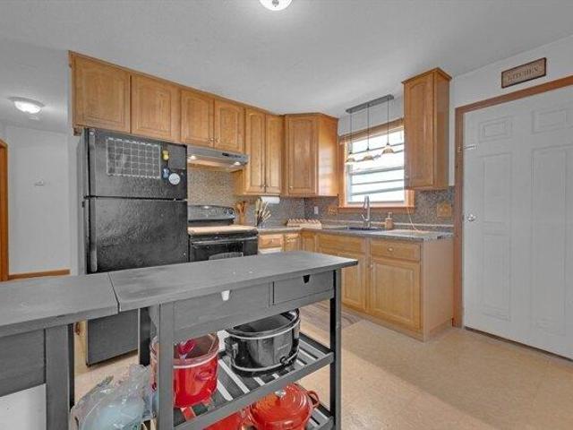 4 bedroom, Springfield MA 01109 104994887