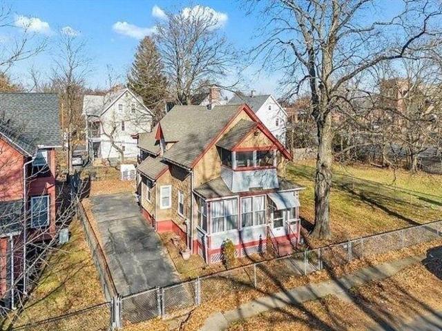 4 bedroom, Springfield MA 01109 LS102632869