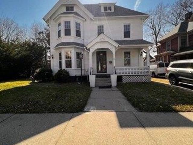 4 bedroom, Springfield MA 01109 LS102157243