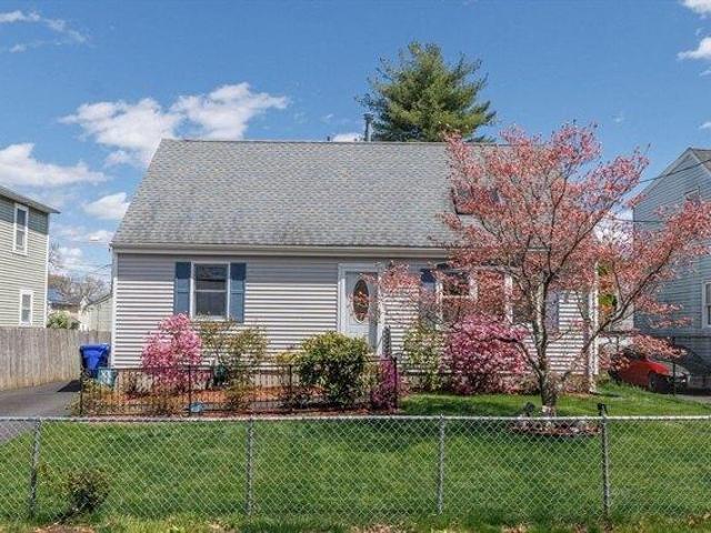 4 bedroom, Springfield MA 01119 LS102446348