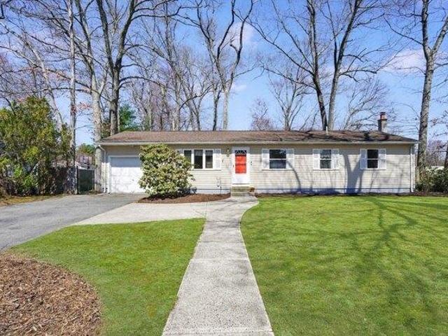 4 bedroom, Springfield MA 01129 102410820