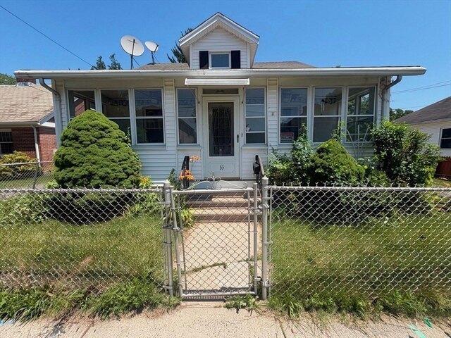 4 bedroom, Springfield MA 01151 104922260