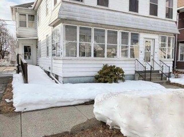 4 bedroom, Springfield MA 01151 102825087