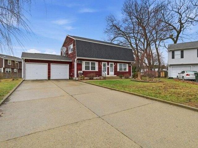 4 bedroom, Springfield MA 01151 LS102315346