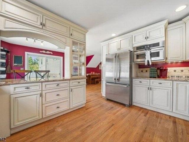 4 bedroom, Springfield NJ 07081 104542211